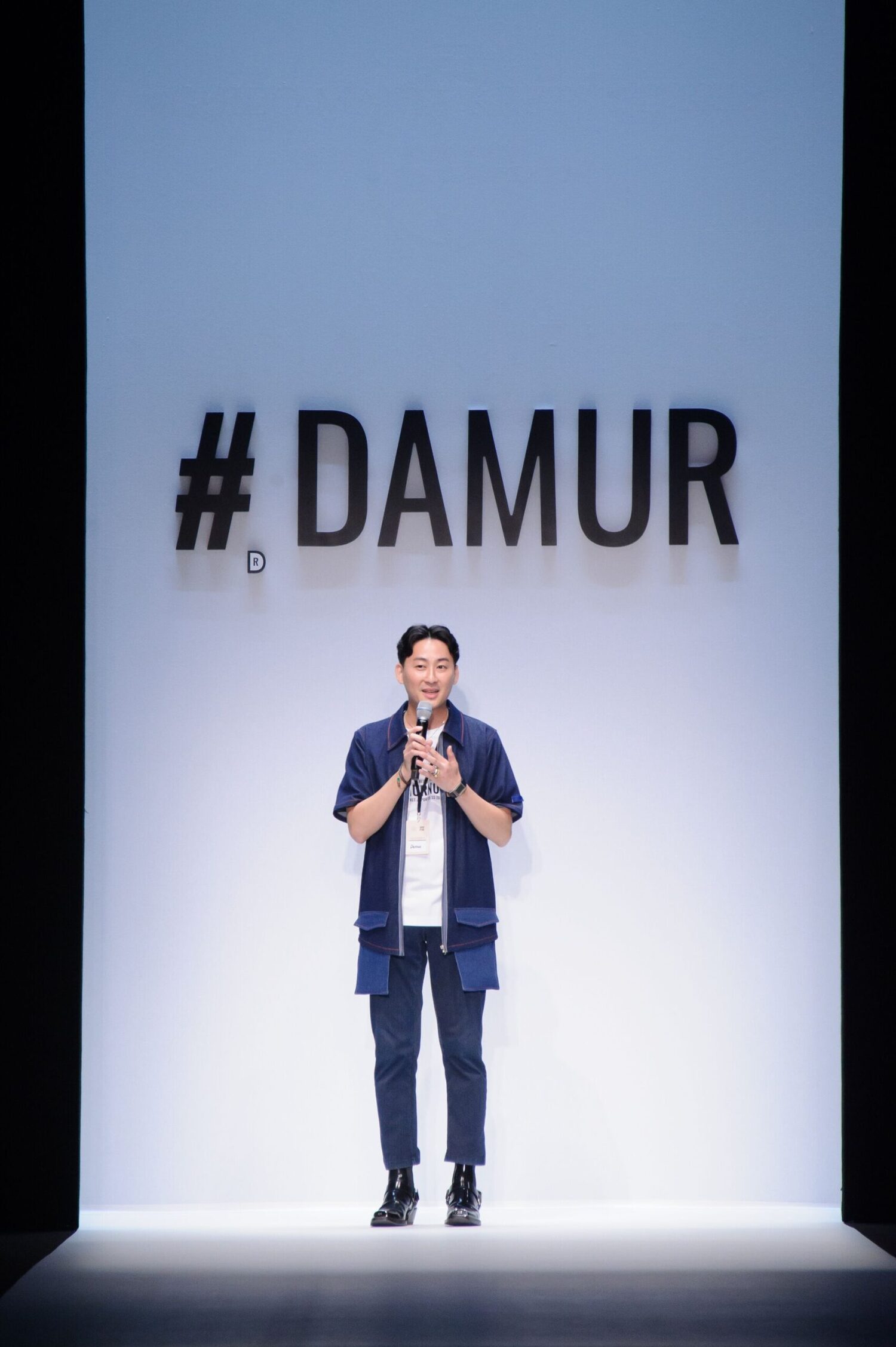 An Interview With #DAMUR: Changing Labels – Mess Mag